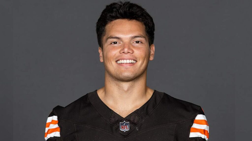 Browns Bench Joe Flacco, Promote Dillon Gabriel to Starting QB – The Am ...
